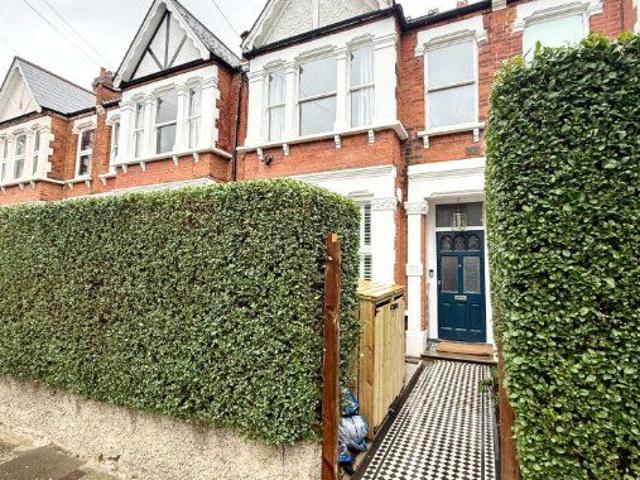 4 Maldon Road, London W3, 2 bed flat to rent, £2,700 pcm | PrimeLocation