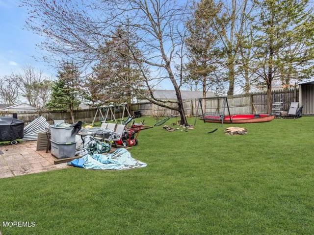 4 Mast Dr, Barnegat, NJ 08005