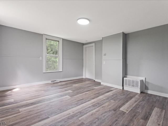 4 Maple St
