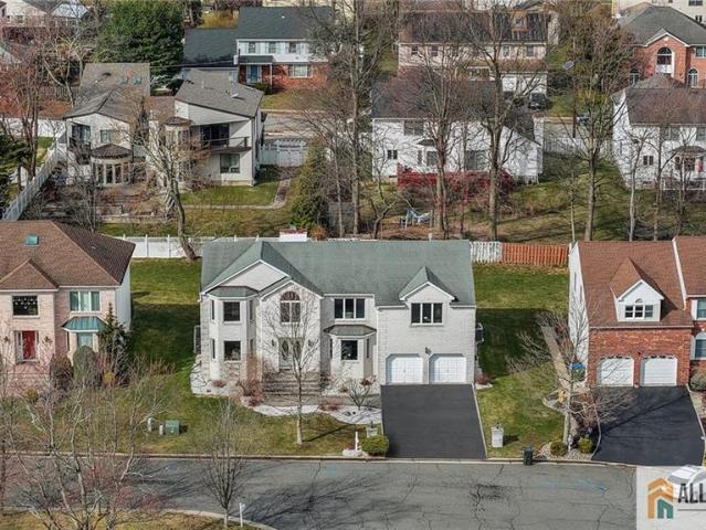 4 Maureen Court