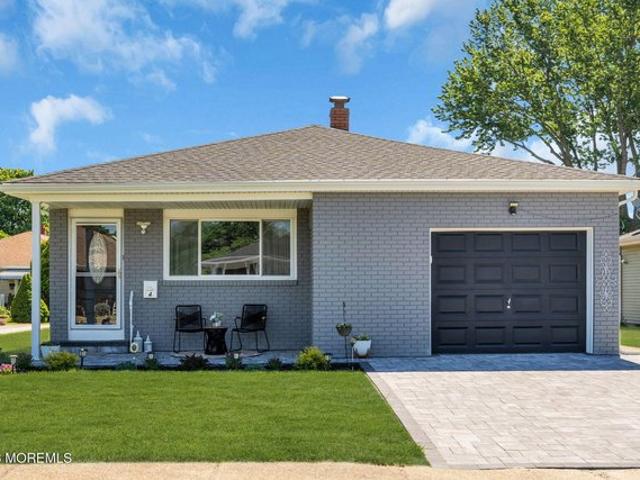 4 Mayaguana St, Toms River, NJ 08757