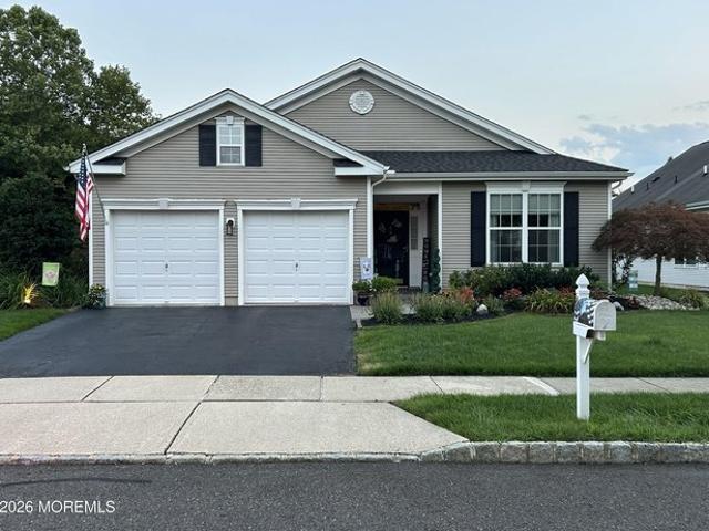 4 Mayflower Ct, Allentown, NJ 08501