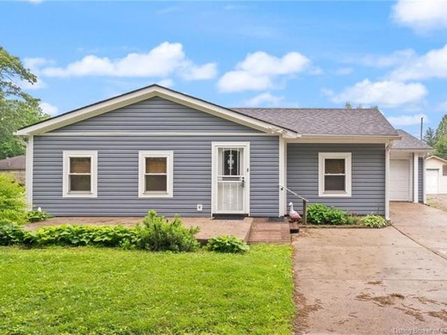 4 McBride Dr, Jeffersonville, IN 47130