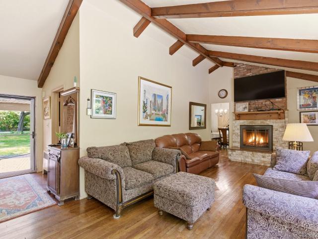 4 Meadowood Court