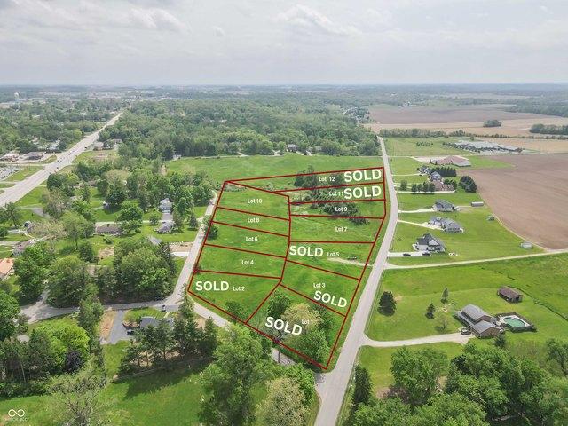 4 Meadowbrook Dr, New Castle, IN 47362