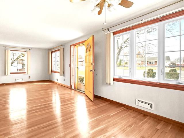4 Meadowcrest Drive