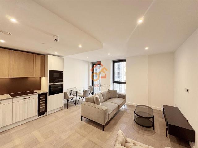 4 Merino Gardens, London, E1W 1 bed flat to rent £3,100 pcm £715 pw
