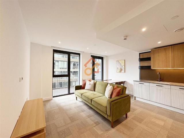 4 Merino Gardens, London, E1W 1 bed flat to rent £3,100 pcm £715 pw