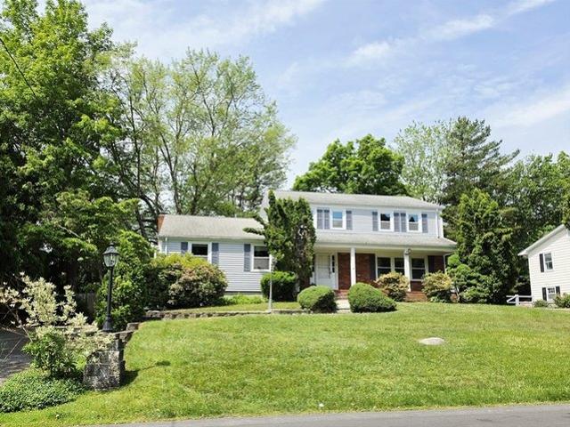 4 Merrymount Dr, Dartmouth, MA 02747