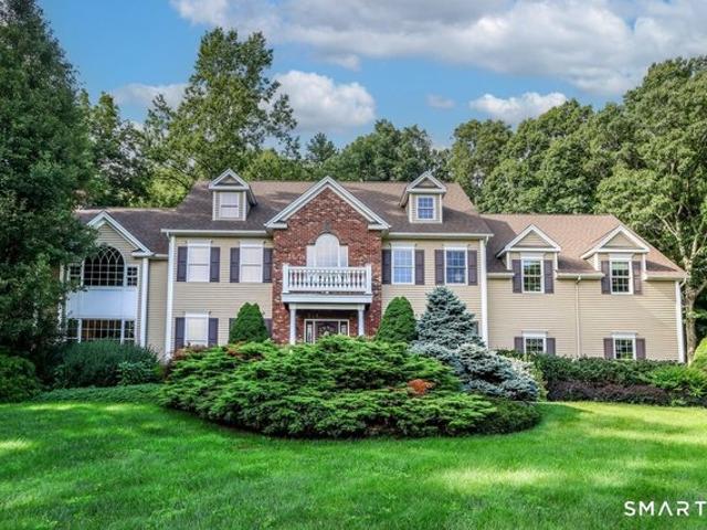 4 Mia Bella Dr, New Milford, CT 06776