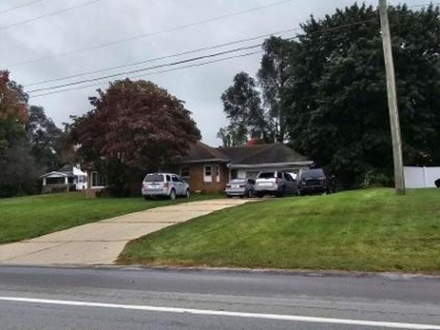 4 Mile Rd NW