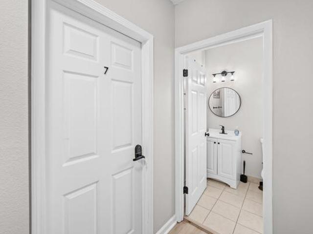 4 min Walk to Bus Stop Smart TVs Mini Fridges 0.7 mi to Gateway Town Center