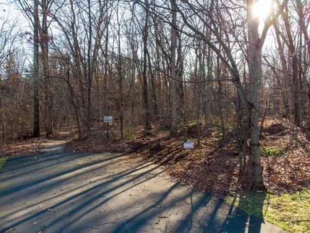 4 Mohawk St, Wilbraham, MA 01095
