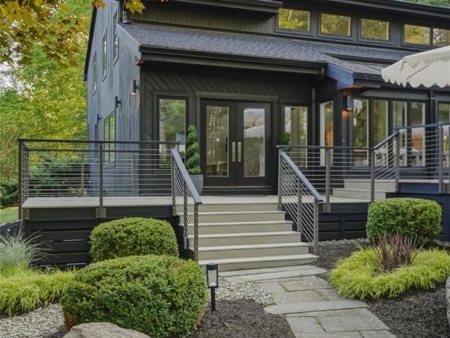 4 Moonstone Road