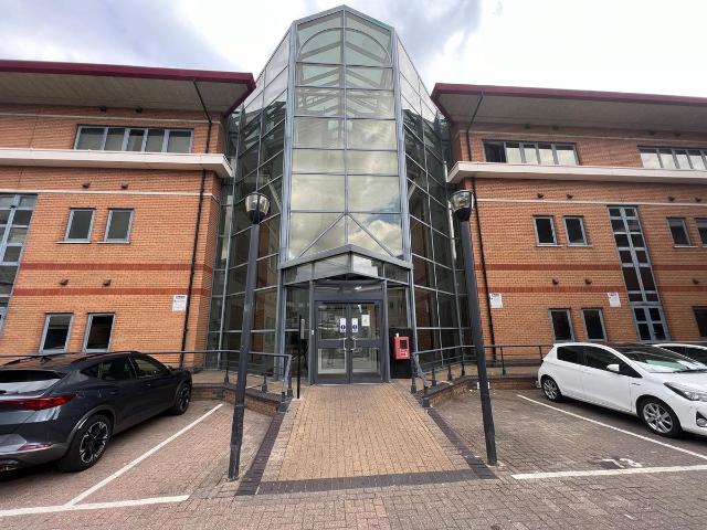 4 Mondial Way UB3, 1 bed flat to rent, £1,650 pcm | PrimeLocation