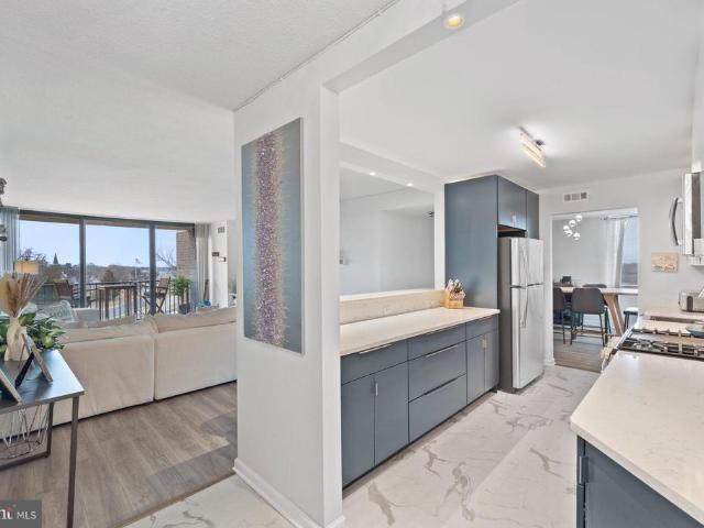 4 Monroe Street # 4 705
