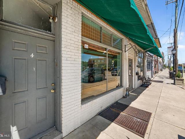 4 N Manoa Road # 0006