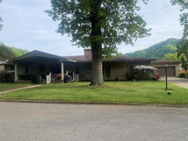 4 N Sunset Blvd, Williamson, WV 25661