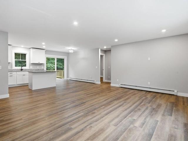 4 Neponset Cir, Limerick, ME 04048