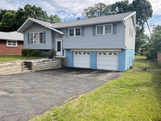 4 Nicholas Dr, Albany, NY 12205