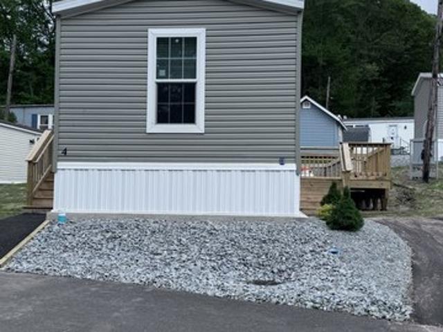 4 North Ter, Vernon, CT 06066