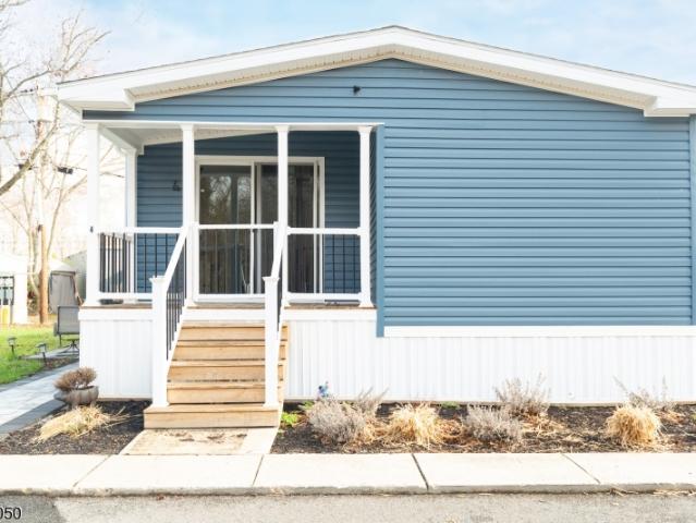 4 Oakdale Village, Kendall Park, NJ 08824 | MLS #4016 | Compass