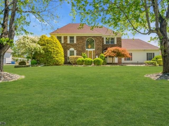 4 Oakley Knl, Hillsborough Twp, NJ 08844