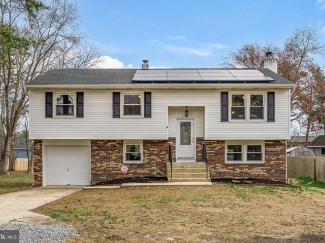 4 Autauga Trl, Browns Mills, NJ 08015