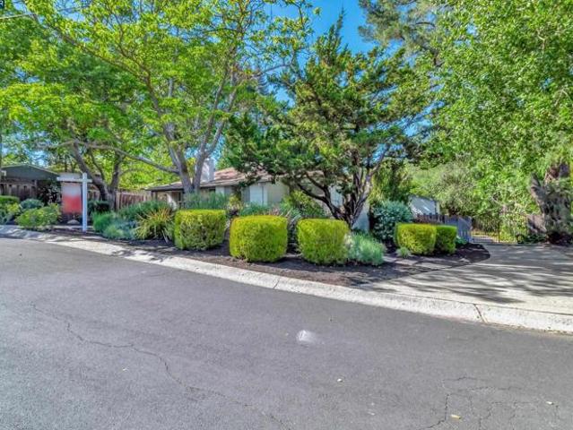 4 Abbey Ct, Lafayette, CA 94595