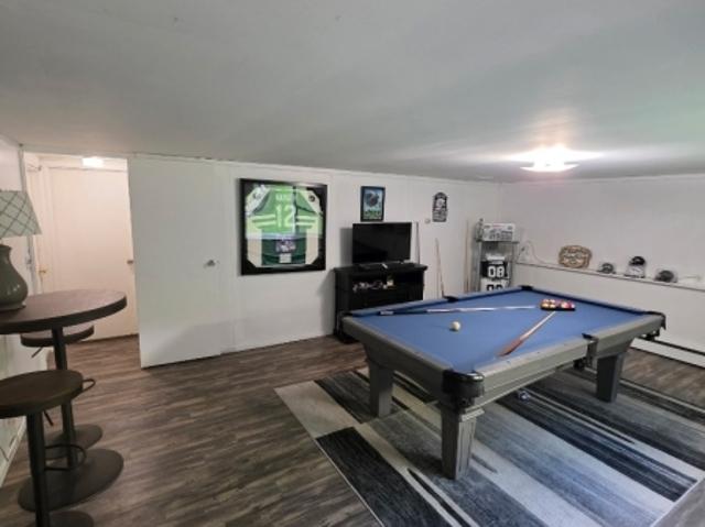 4 Adams Dr