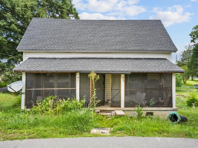 4 Adger St, Pelzer, SC 29669