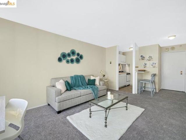 4 Admiral Dr #443 Emeryville, CA 94608