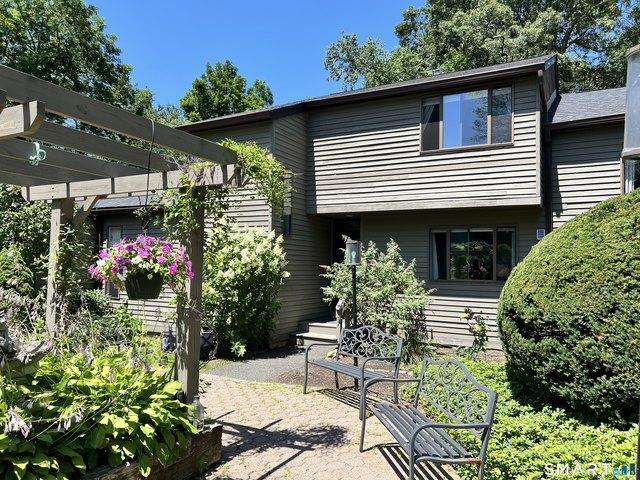 4 Alder Ct Unit 4, Woodbury, CT 06798