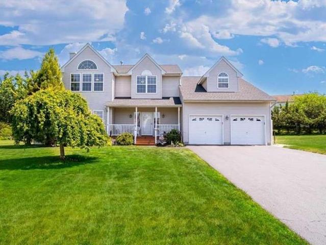 4 Alder Way, Fishkill, NY 12590
