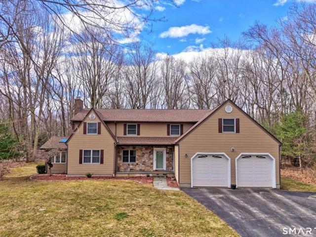 4 Alison Ct, Prospect, CT 06712