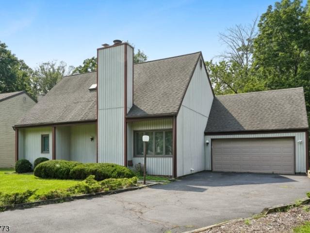 4 Arbor Ct