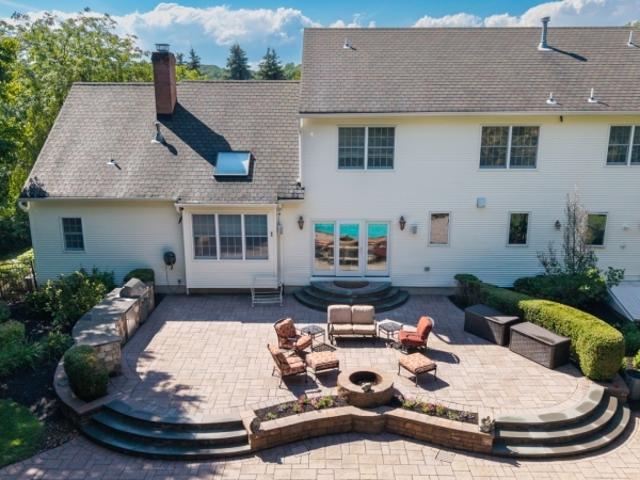 4 Ashley Dr