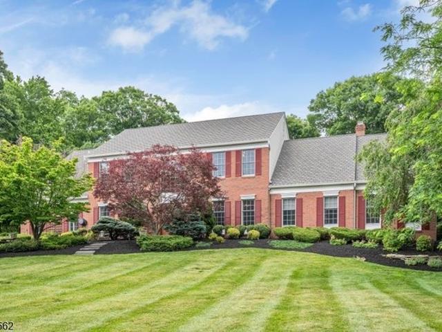 4 Ashley Dr, Mount Olive Township, NJ 07836
