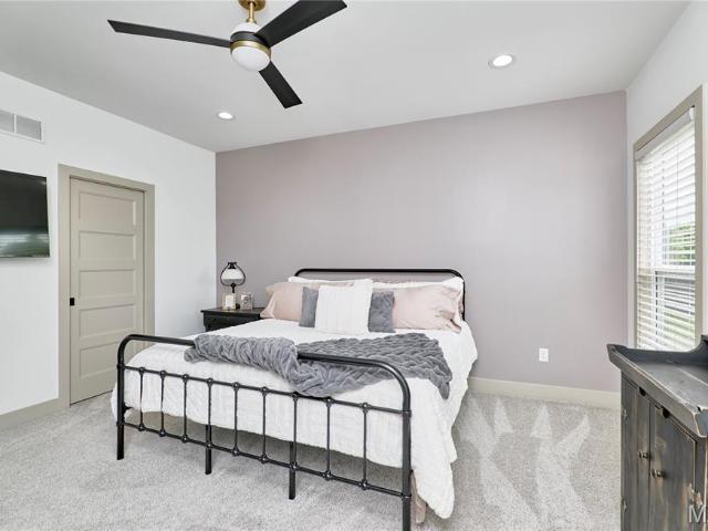 4 Ashley Ln, Hawk Point, MO 63349 | MLS #26036