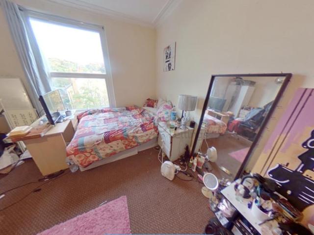 4 Buckingham Mount, Headingley, Leeds. 6 bed terraced house to rent £3,562 pcm £822 pw