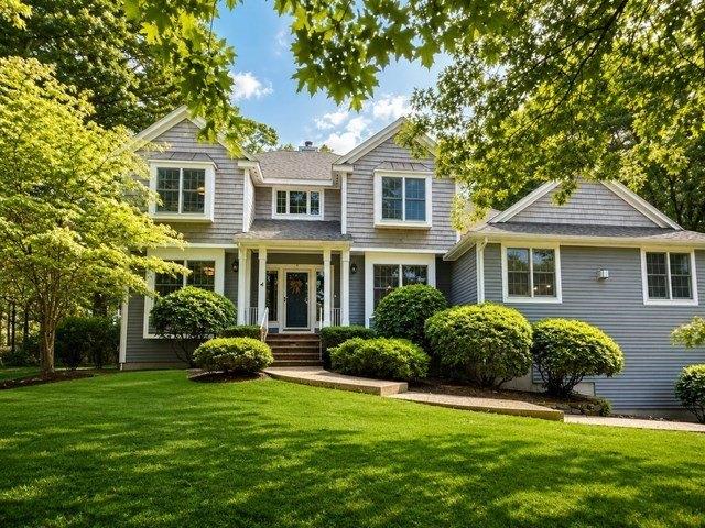 4 Burnham Dr, North Reading, MA 01864