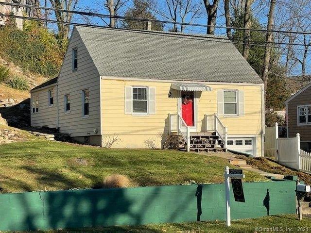 4 Buttonball Trl, Norwalk, CT 06851