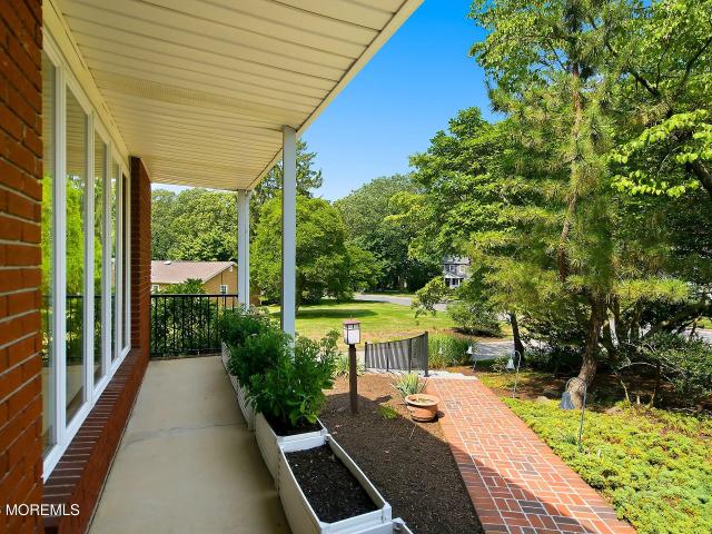 4 Bay Hill Road