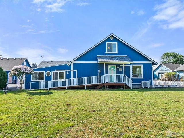4 Bayshore Road