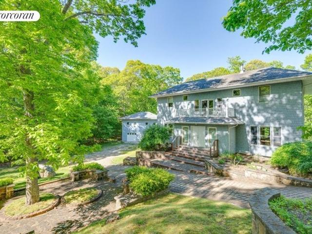 4 Bayview Ave, Shelter Island Heights, NY 11946