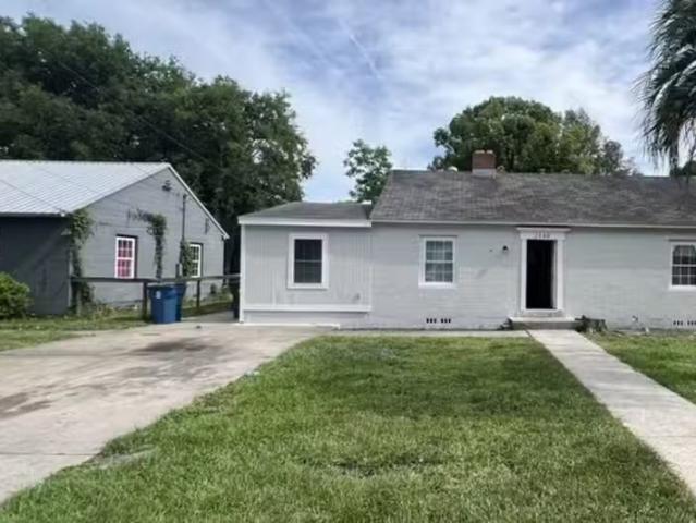4 BD 2 Bath property for rent Property just coming 2140 Blain.