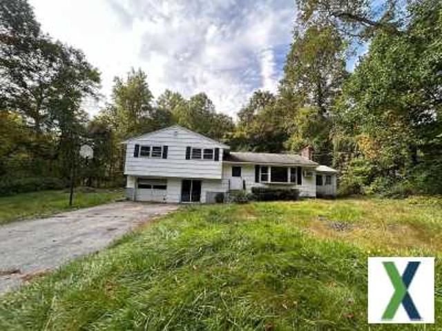 3 bd, 3 ba, 2693 sqft Home for sale Southbury, Connecticut