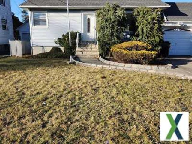 4 bd, 2 ba, 2100 sqft Home for rent Roselle, New Jersey