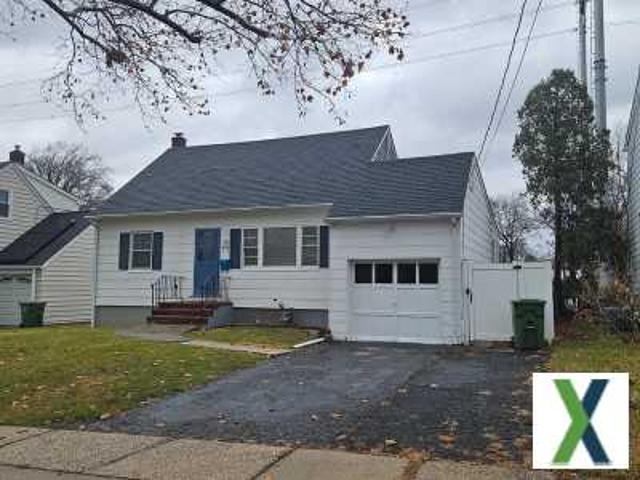 4 bd, 2 ba, 1100 sqft Home for rent Roselle, New Jersey