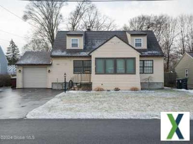 4 bd, 2 ba, 1430 sqft House for sale Schenectady, New York